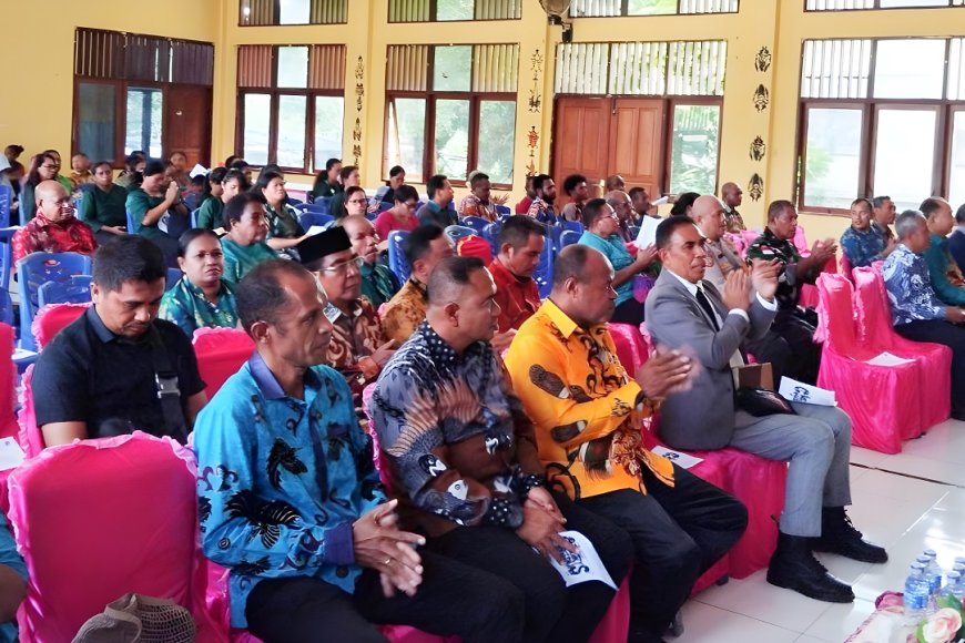 Danramil Depapre Dan Kepala Distrik Kompak Hadiri Natal Bersama ...